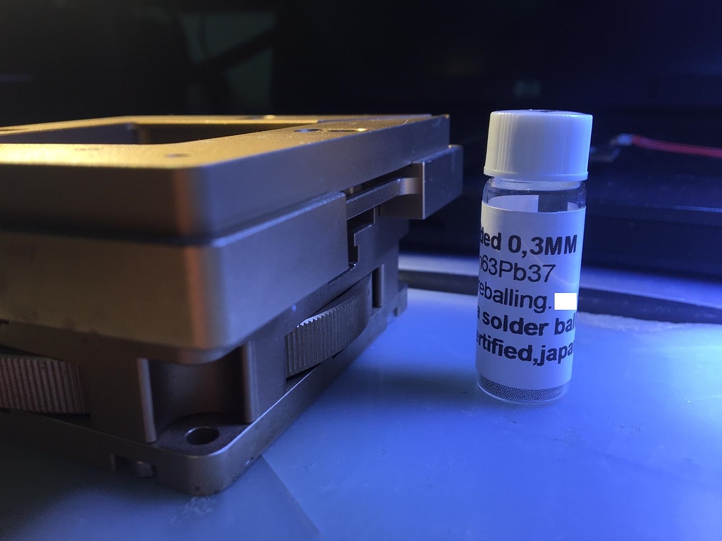 Nintendo Swith Reballing the eMMC chip. Switch it is functional again ...